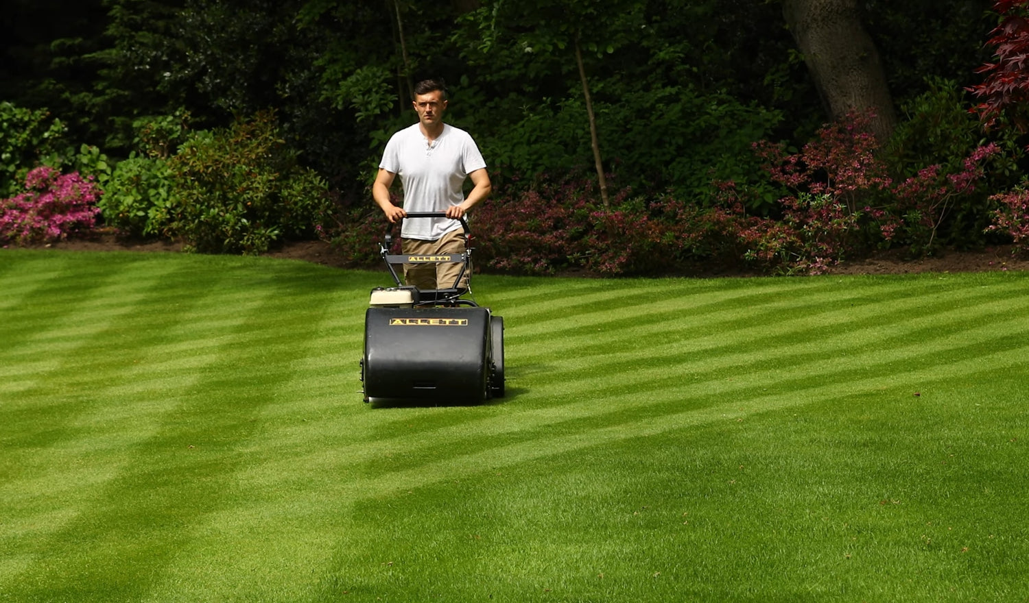 Parks & Gardens: Commercial Mowers for Immaculate Landscapes – ALLETT Pro