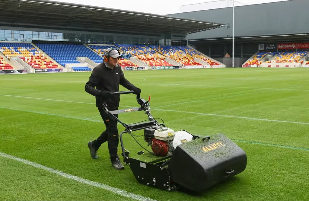 C34: Professional Petrol Cylinder Mower & Turf Maintenance System ...